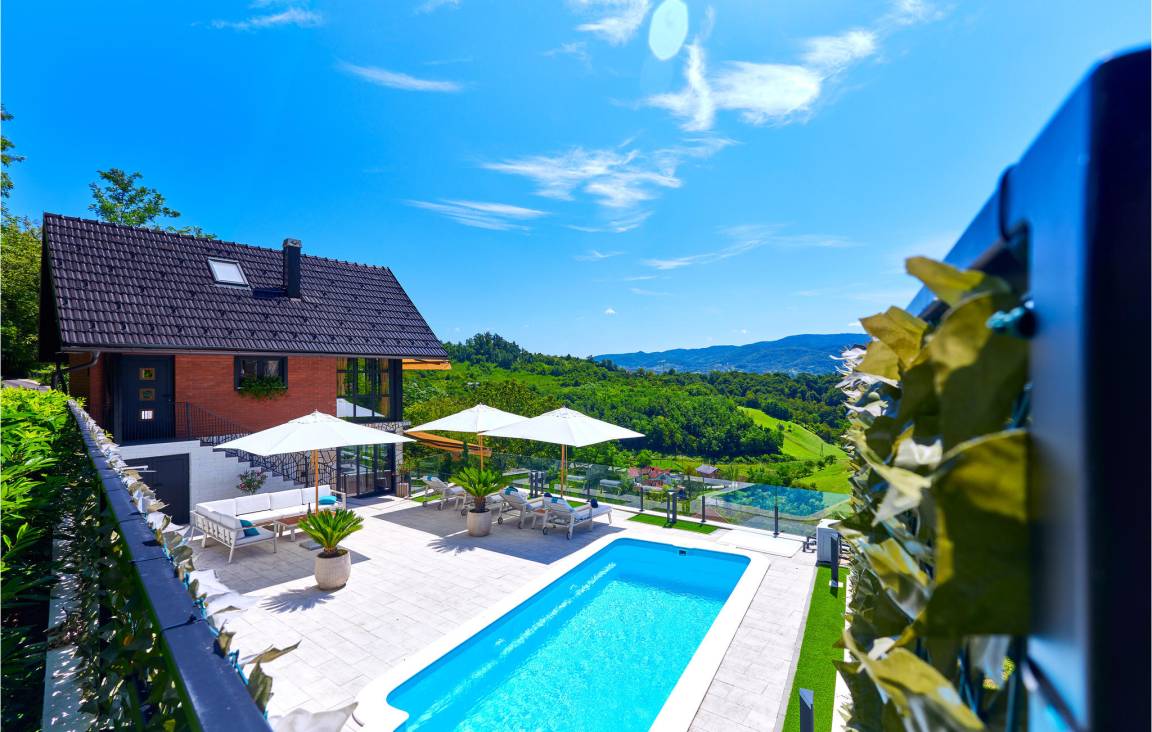100 M² House ∙ 2 Bedrooms ∙ 7 Guests - Donja Stubica