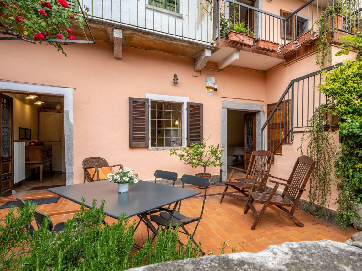 75 M² House ∙ 2 Bedrooms ∙ 5 Guests - Verbania