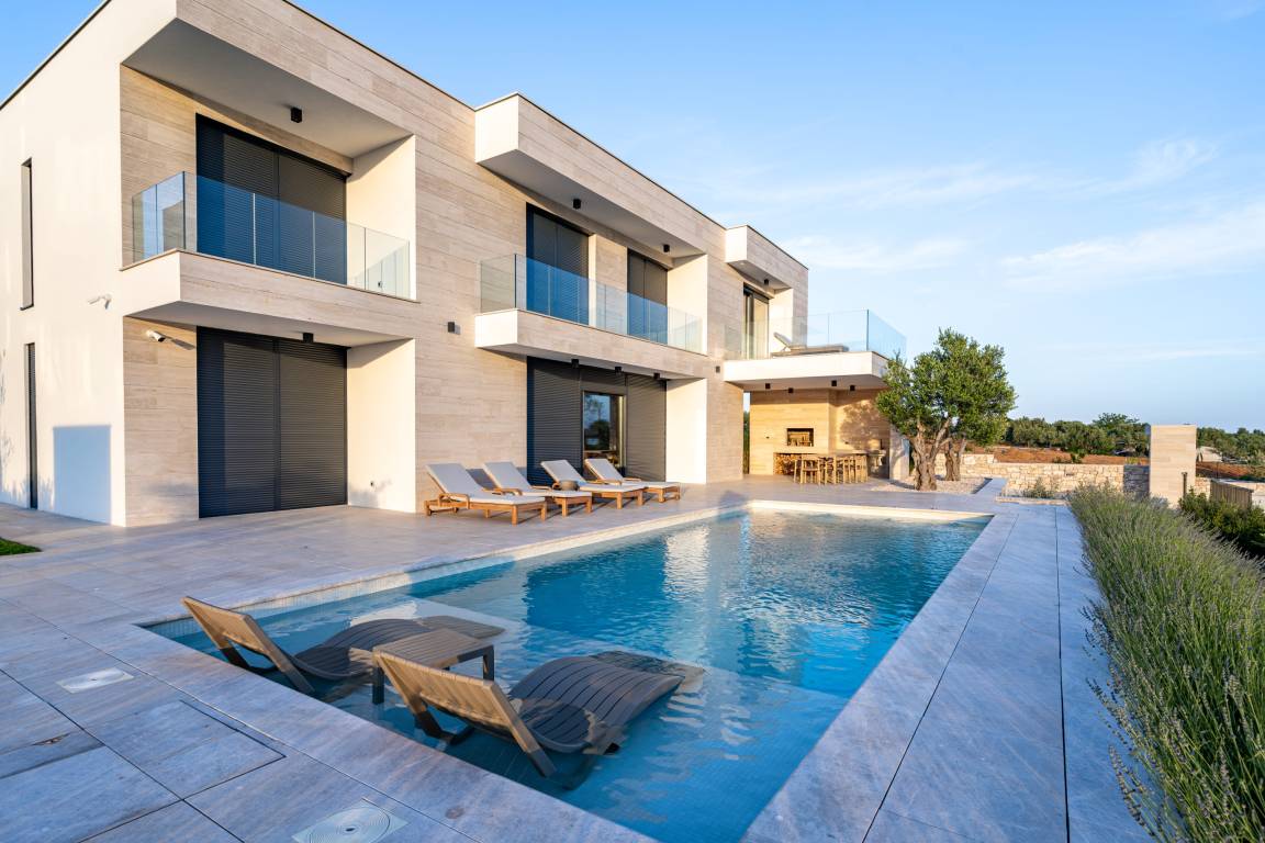 250 M² Villa ∙ 4 Bedrooms ∙ 8 Guests - Biograd na Moru