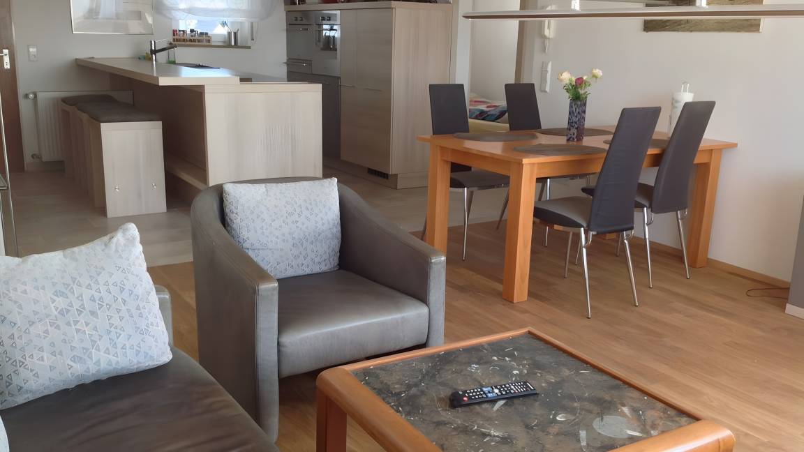 60 M² Ferienwohnung ∙ 2 Schlafzimmer ∙ 3 Gäste - Bodensee