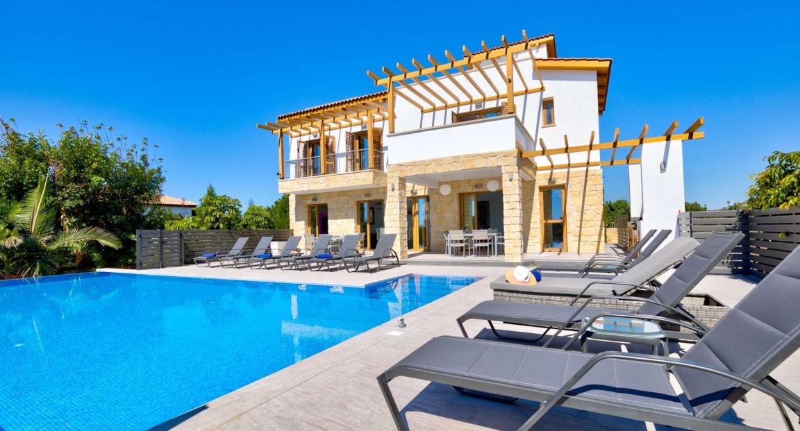 348 M² Villa ∙ 5 Bedrooms ∙ 10 Guests - Куклиа