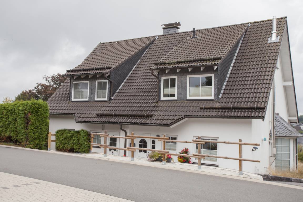 80 M² Chalet ∙ 3 Habitaciones ∙ 6 Huéspedes - Winterberg