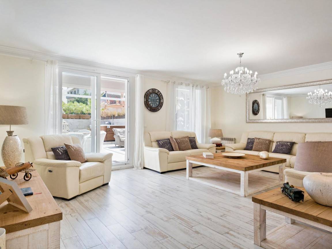 220 M² Appartamento ∙ 5 Camere Da Letto ∙ 10 Ospiti - Sitges