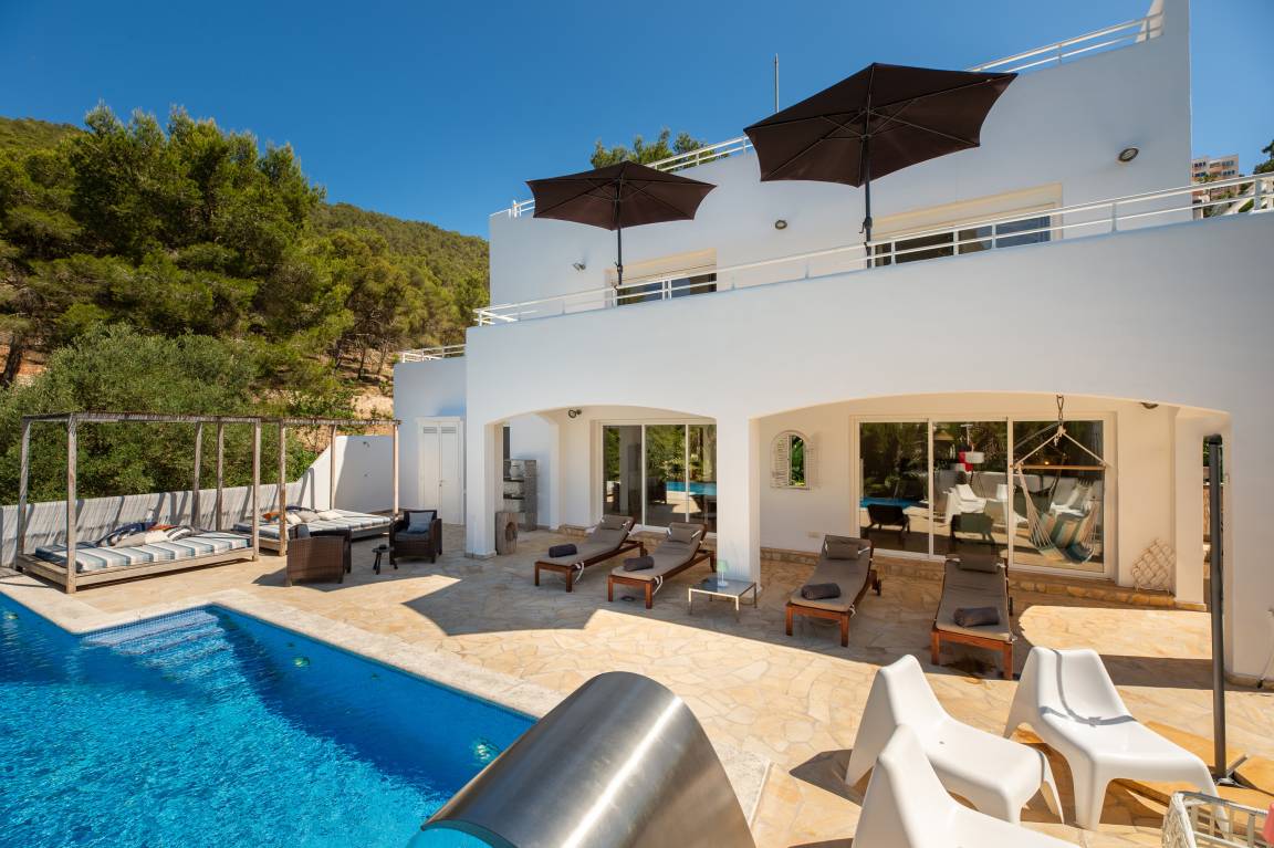 300 M² Villa ∙ 6 Bedrooms ∙ 12 Guests - Ibiza City