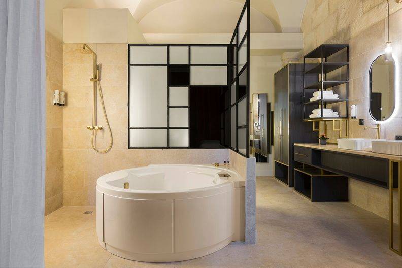 Hotel ∙ 1 Bedroom ∙ 2 Guests - Nîmes