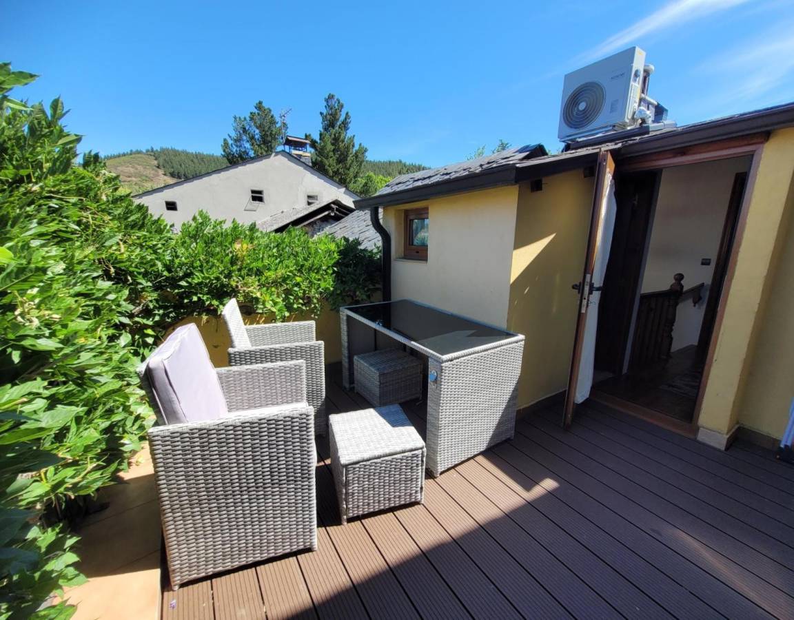 100 M² Casa ∙ 3 Habitaciones ∙ 6 Huéspedes - Ponferrada