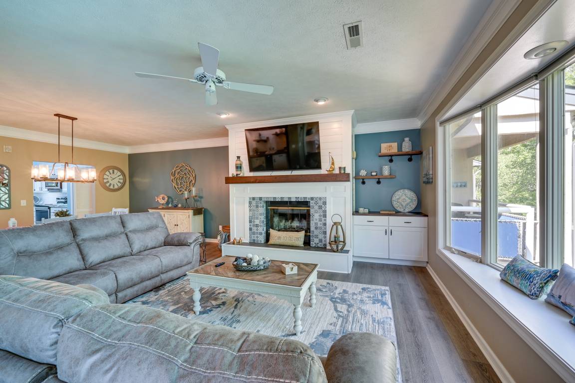 139 M² Apartment ∙ 2 Bedrooms ∙ 4 Guests - Lake Keowee, SC