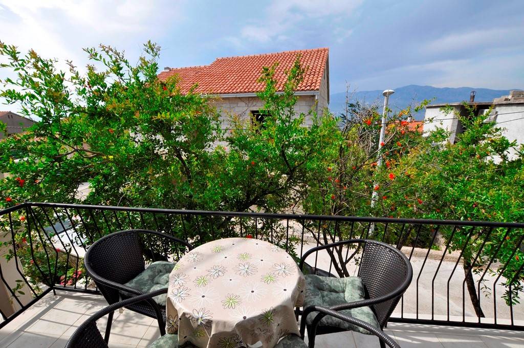 65 M² Ferienwohnung ∙ 2 Schlafzimmer ∙ 5 Gäste - Omiš