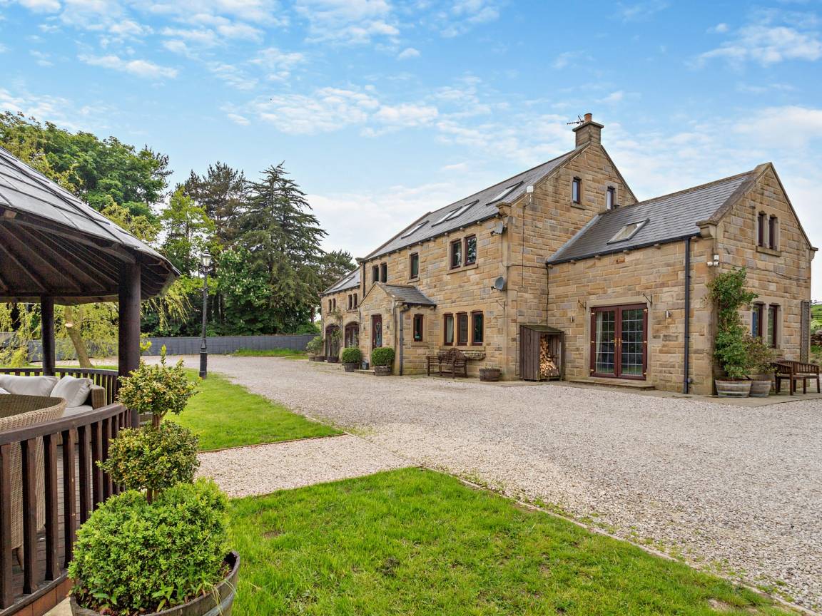 Cottage ∙ 8 Bedrooms ∙ 16 Guests - Ripon