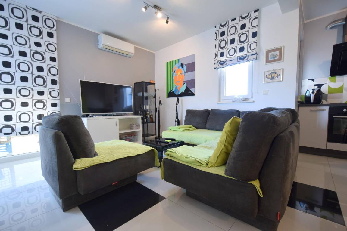 56 M² Appartement ∙ 2 Slaapkamers ∙ 4 Gasten - Malinska