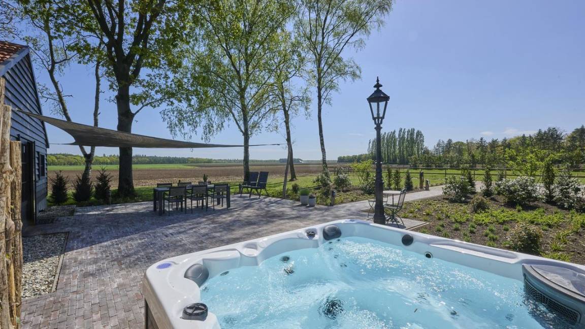 200 M² Maison De Vacances ∙ 3 Chambres ∙ 6 Personnes - Lommel