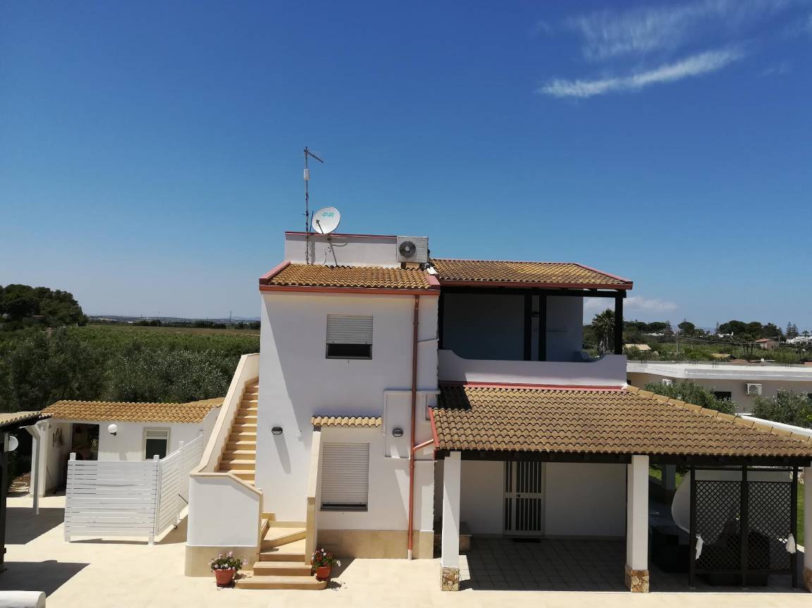 90 M² Apartment ∙ 3 Bedrooms ∙ 7 Guests - San Lorenzo, Italy