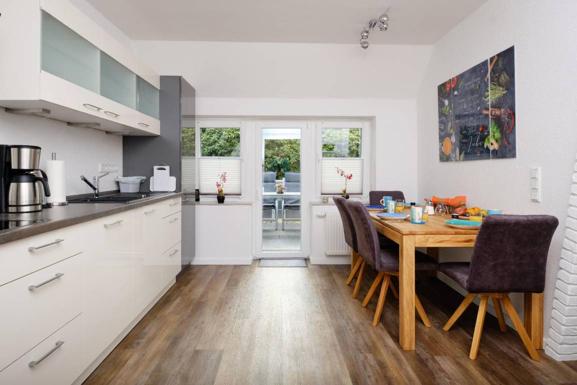 117 M² Ferienwohnung ∙ 2 Schlafzimmer ∙ 4 Gäste - Wiefelstede