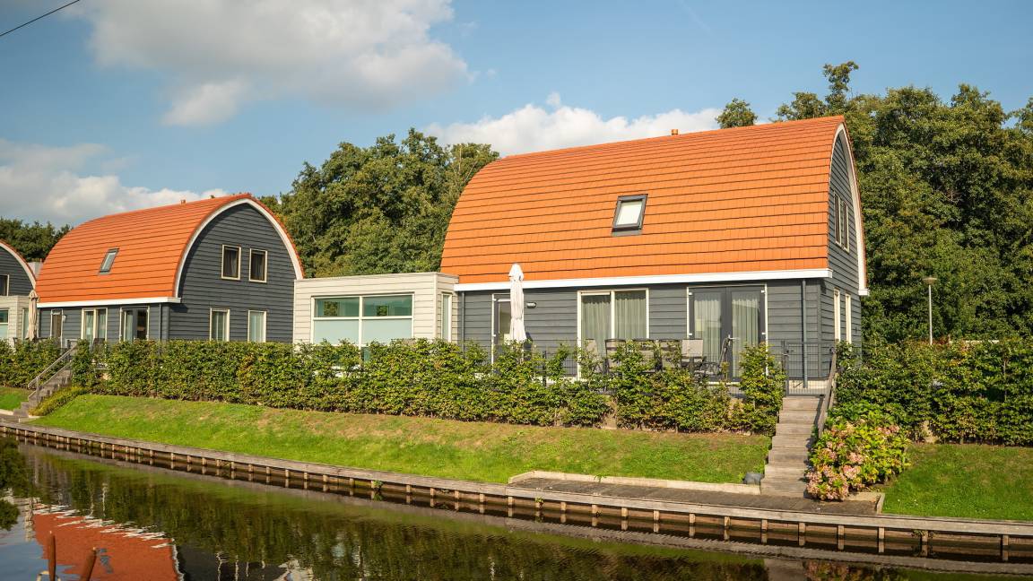 Bungalow ∙ 4 Bedrooms ∙ 8 Guests - Groningen