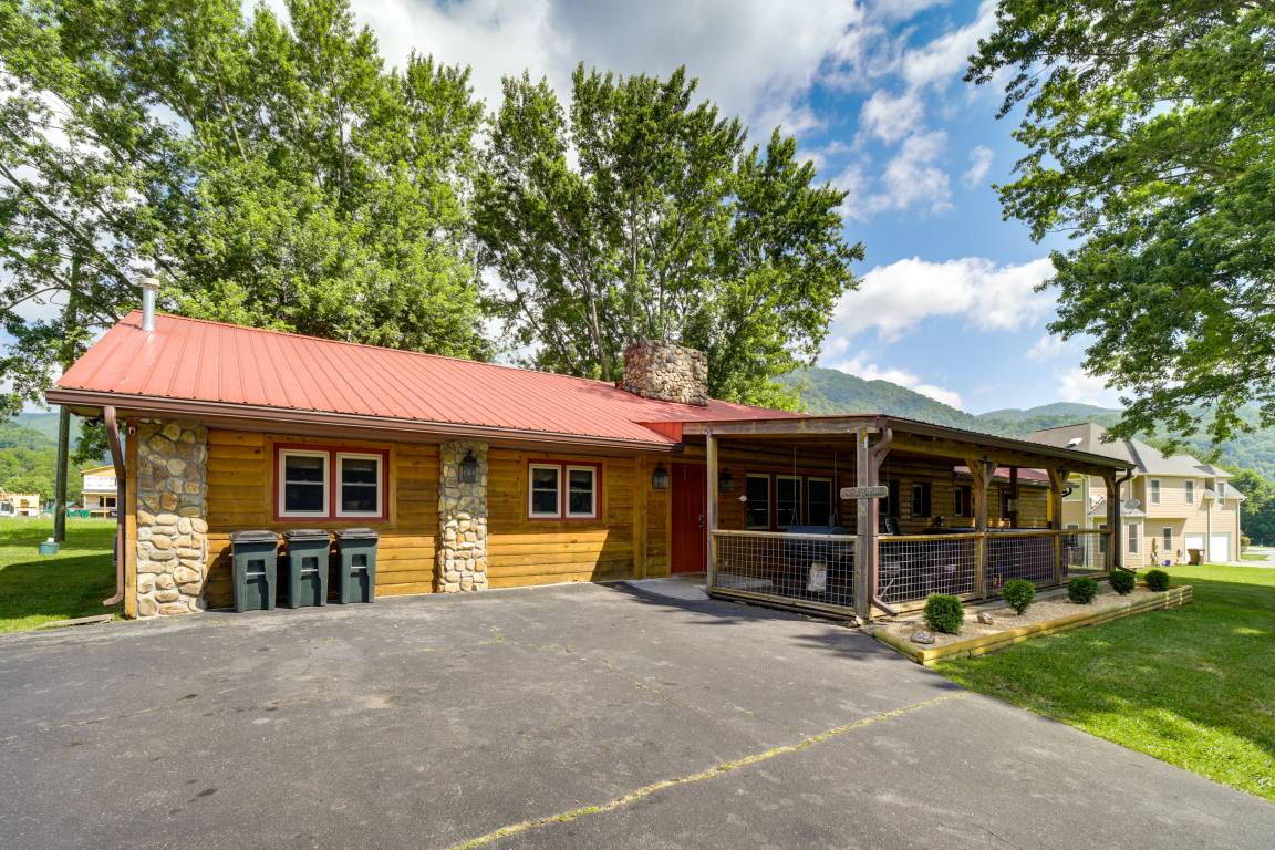371 M² Dom ∙ 5 Sypialni ∙ 15 Gości - Maggie Valley
