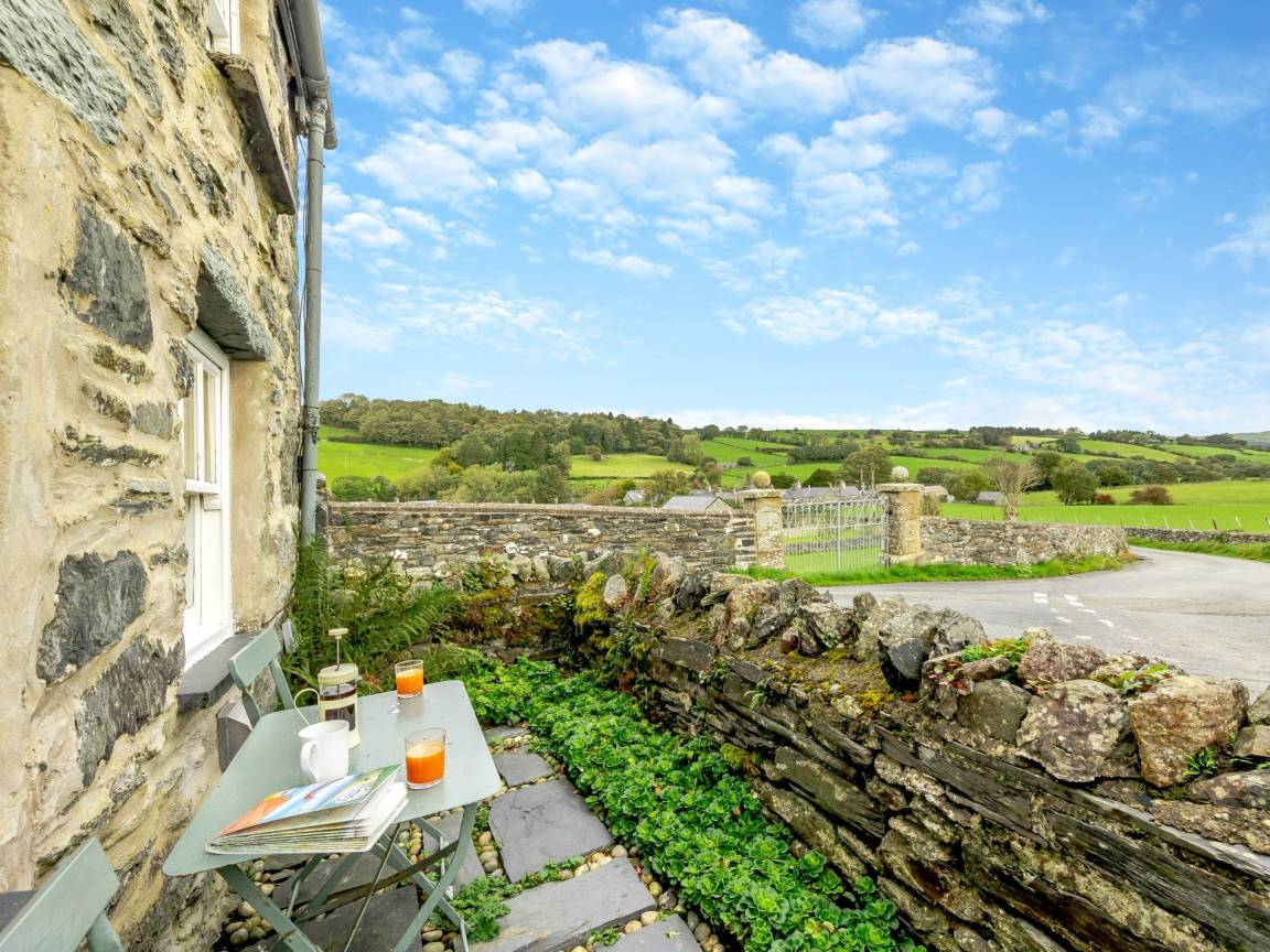 Cottage ∙ 2 Bedrooms ∙ 4 Guests - Penrhyndeudraeth