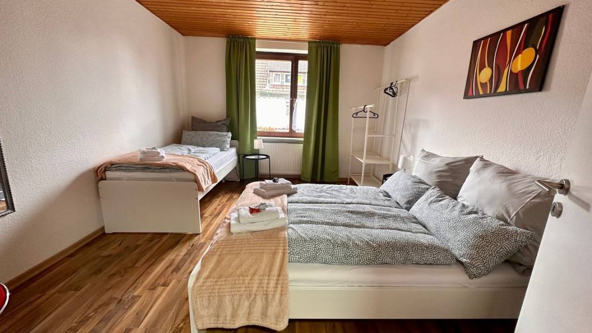 90 M² Ferienwohnung ∙ 2 Schlafzimmer ∙ 6 Gäste - Meinerzhagen