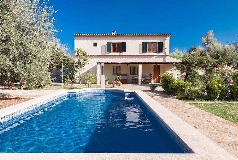 110 M² Villa ∙ 2 Bedrooms ∙ 4 Guests - Pollensa