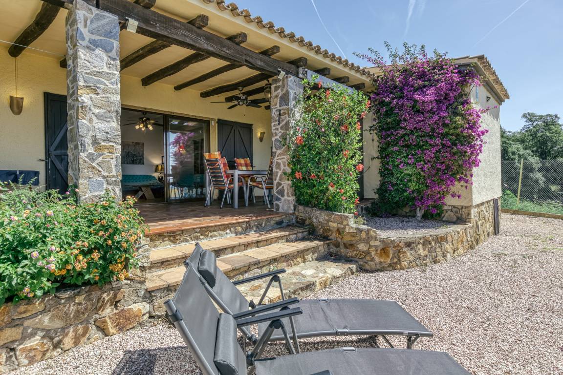 200 M² Casa De Campo ∙ 3 Habitaciones ∙ 6 Huéspedes - Costa Brava