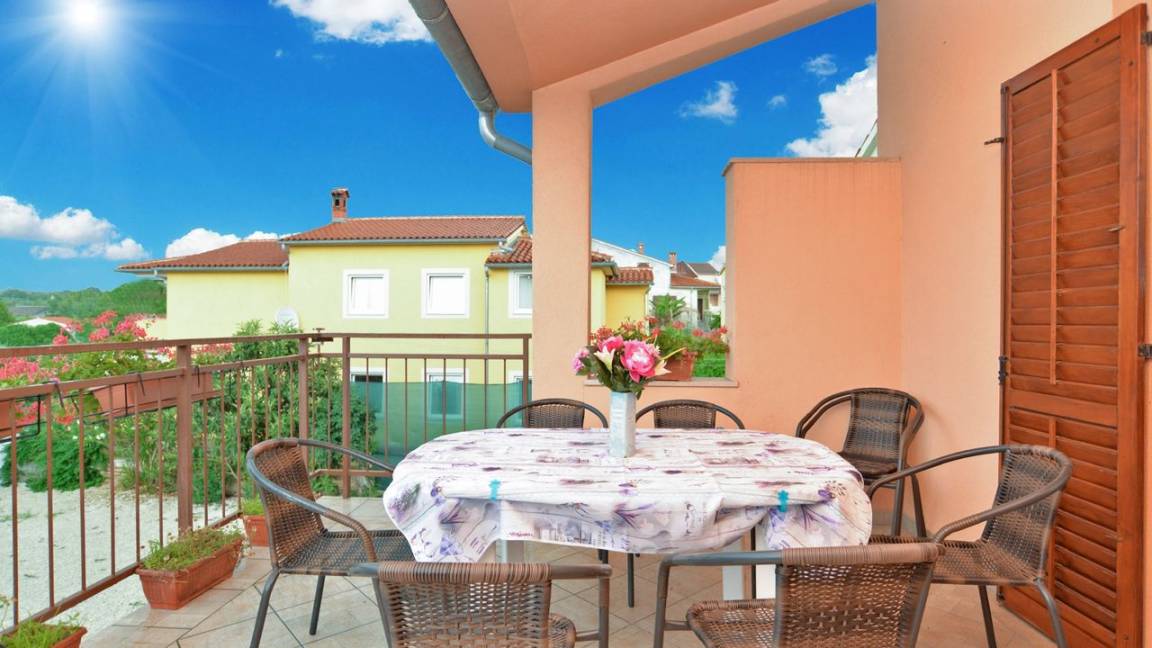 85 M² Ferienwohnung ∙ 3 Schlafzimmer ∙ 8 Gäste - Pula