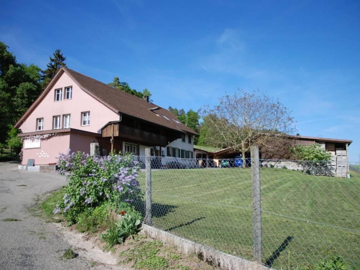 85 M² Huoneisto ∙ 2 Makuuhuonetta ∙ 5 Vierasta - Winterthour