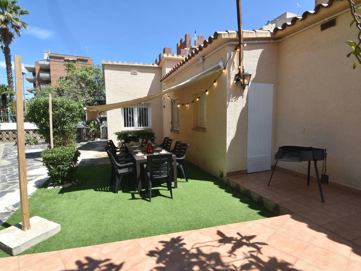 126 M² Maison De Vacances ∙ 5 Chambres ∙ 12 Personnes - Roses