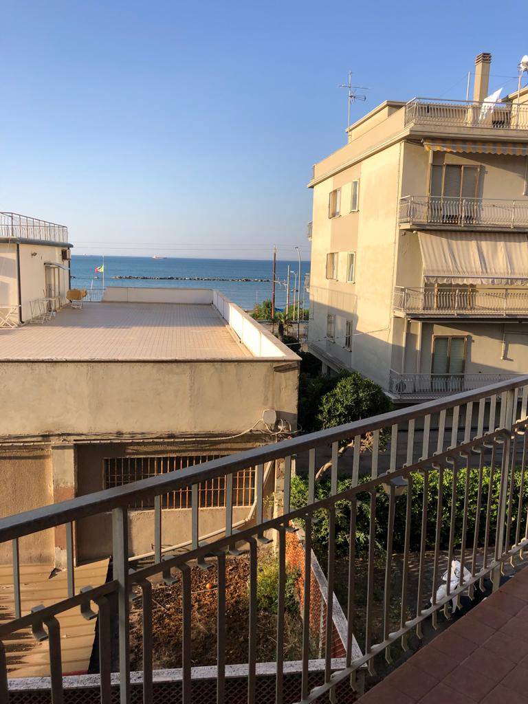 95 M² Apartamento ∙ 3 Habitaciones ∙ 6 Huéspedes - Ancona