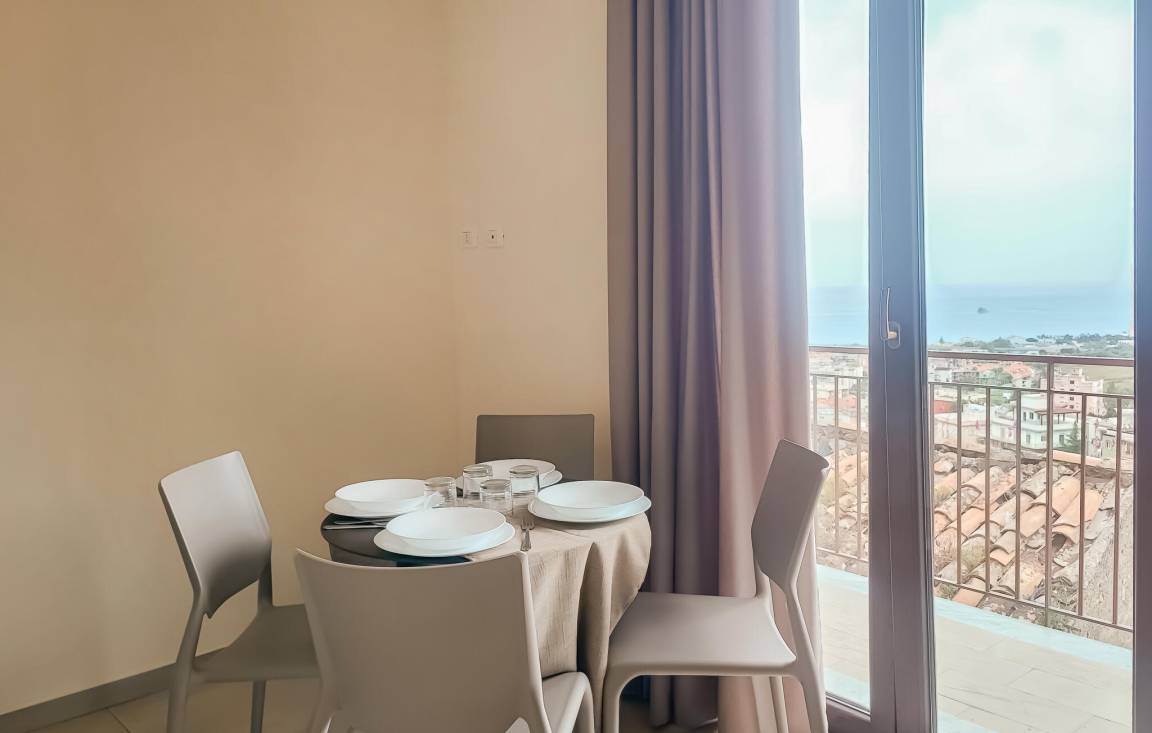 50 M² Apartamento ∙ 4 Huéspedes - Patti