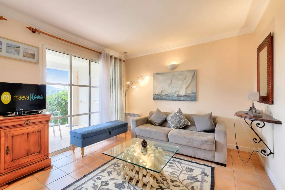 70 M² House ∙ 2 Bedrooms ∙ 6 Guests - Grimaud