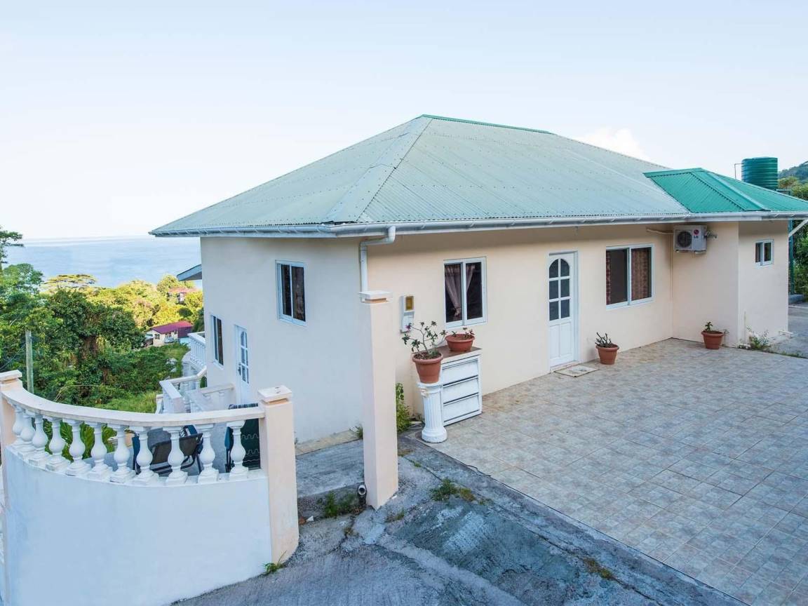 160 M² House ∙ 3 Bedrooms ∙ 7 Guests - Victoria