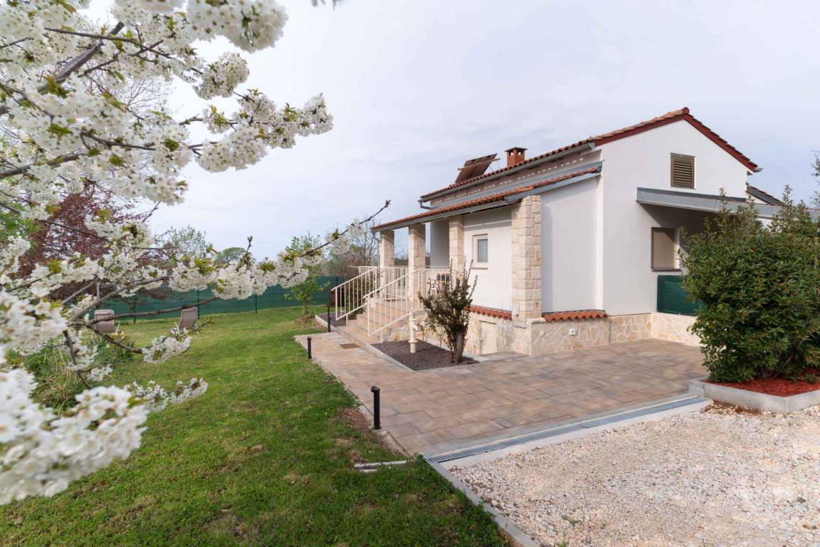 67 M² Ferienhaus ∙ 2 Schlafzimmer ∙ 5 Gäste - Rovinj