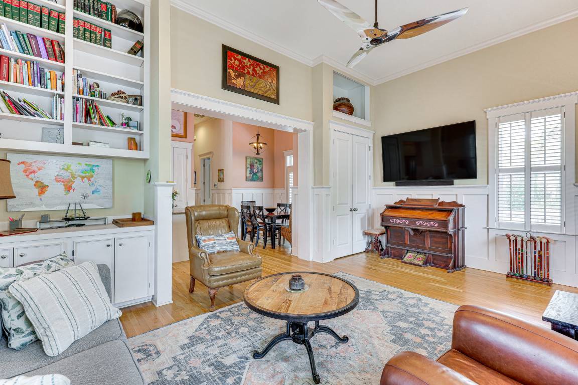 111 M² Cottage ∙ 2 Bedrooms ∙ 5 Guests - Wilmington, NC