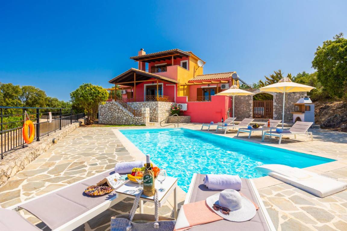 118 M² Villa ∙ 3 Bedrooms ∙ 8 Guests - Asos
