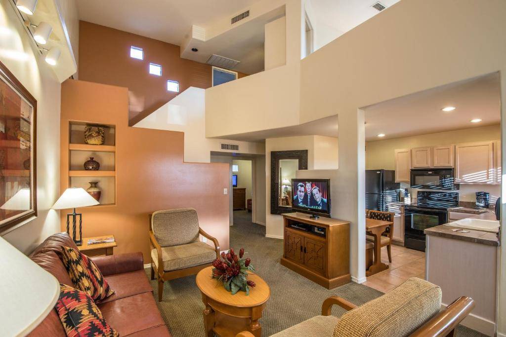 Condo ∙ 2 Bedrooms ∙ 6 Guests - Cave Creek, AZ