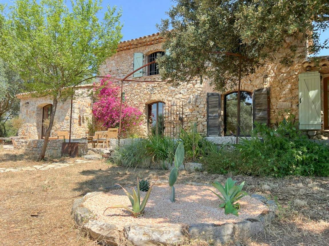 130 M² Maison De Vacances ∙ 3 Chambres ∙ 6 Personnes - Le Luc