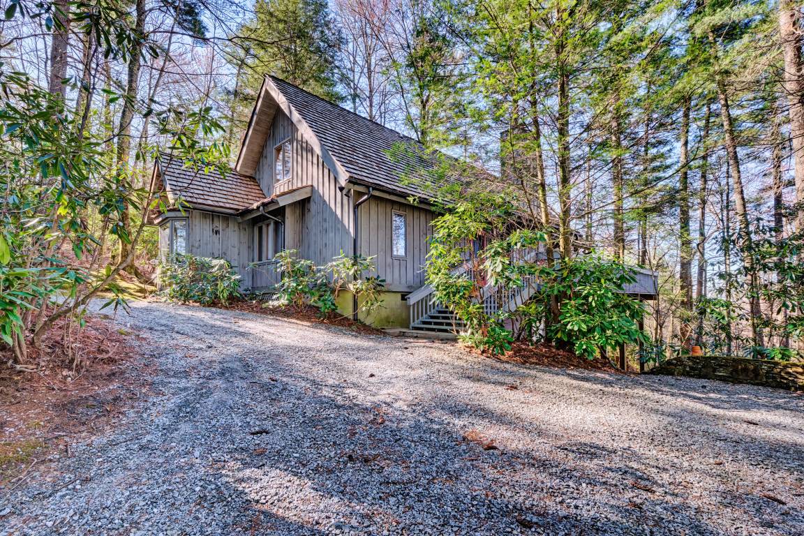 Cottage ∙ 4 Bedrooms ∙ 10 Guests - Cashiers, NC
