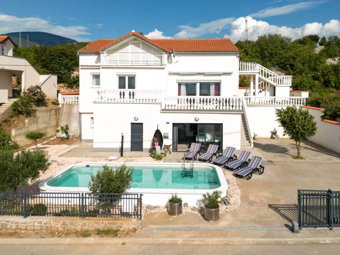 330 M² Maison De Vacances ∙ 6 Chambres ∙ 10 Personnes - Senj