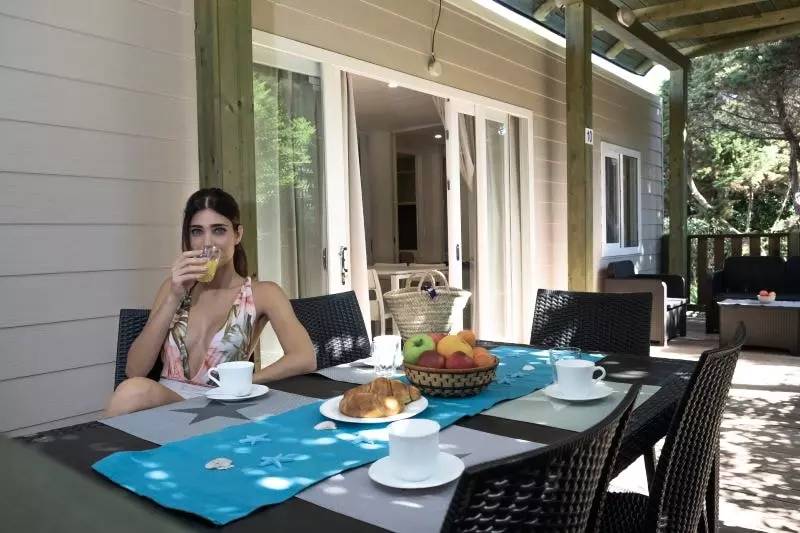 51 M² Mobilheim ∙ 2 Schlafzimmer ∙ 4 Gäste - Sardinien