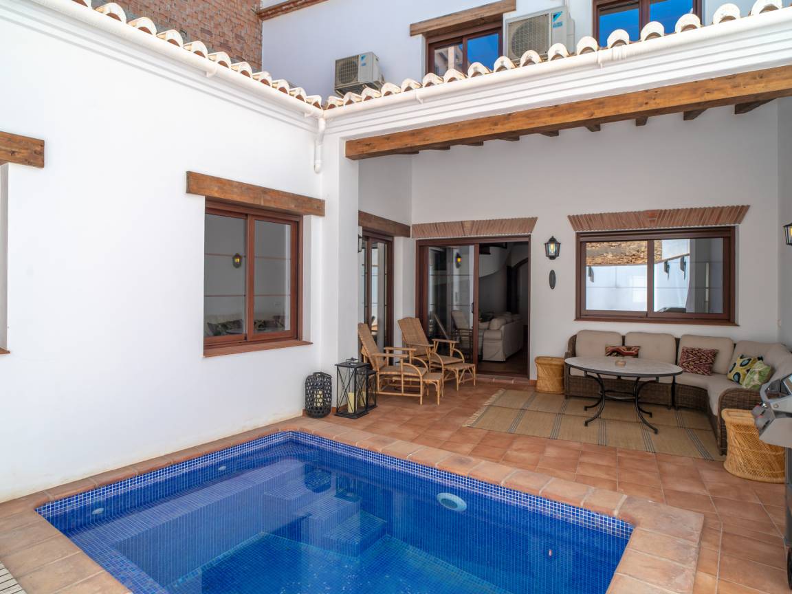 200 M² Casa ∙ 4 Habitaciones ∙ 8 Huéspedes - Nerja
