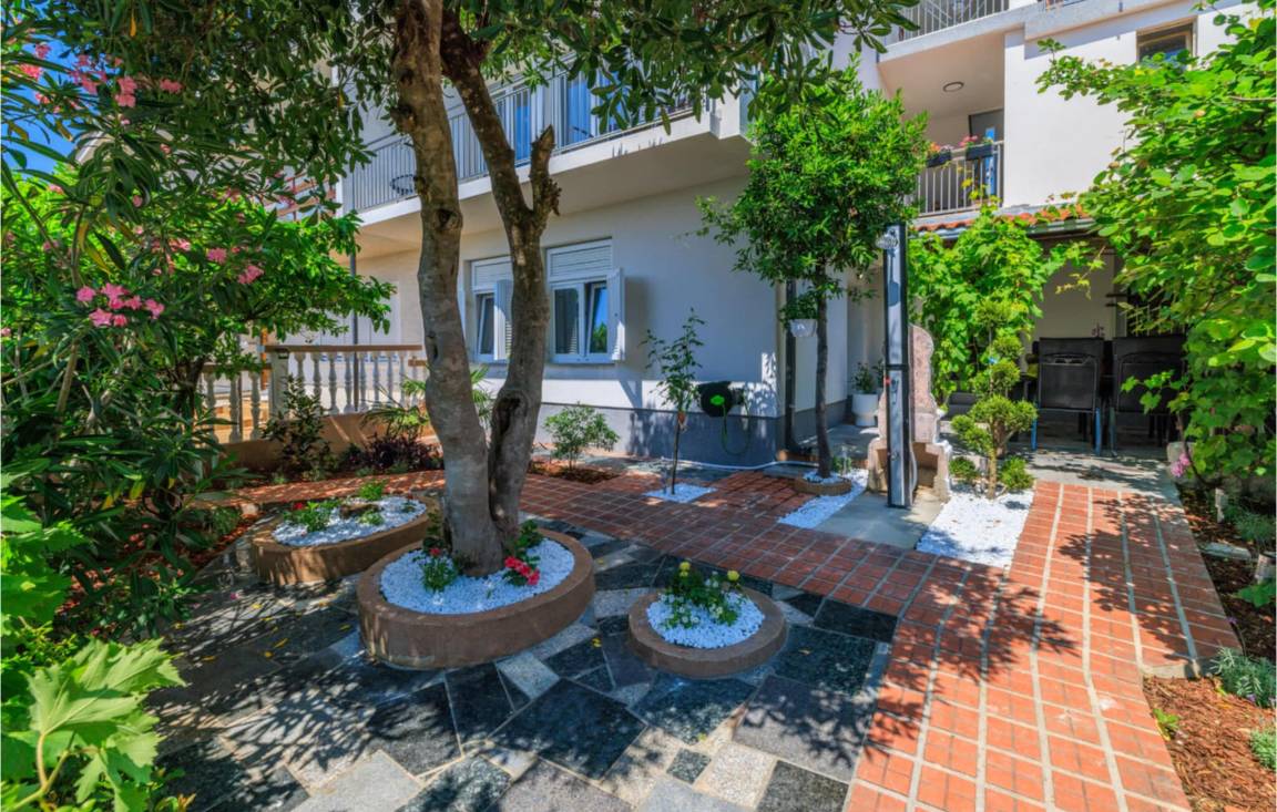 65 M² Apartment ∙ 2 Bedrooms ∙ 5 Guests - Crikvenica