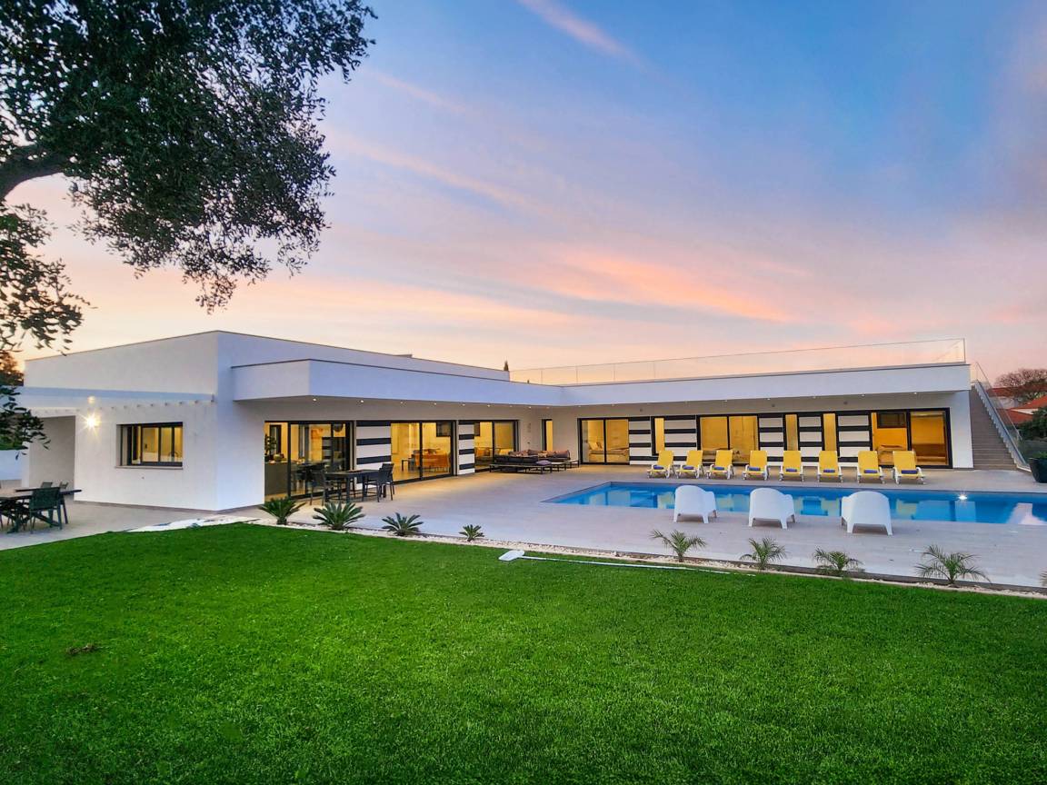 350 M² Villa ∙ 6 Bedrooms ∙ 14 Guests - Albufeira