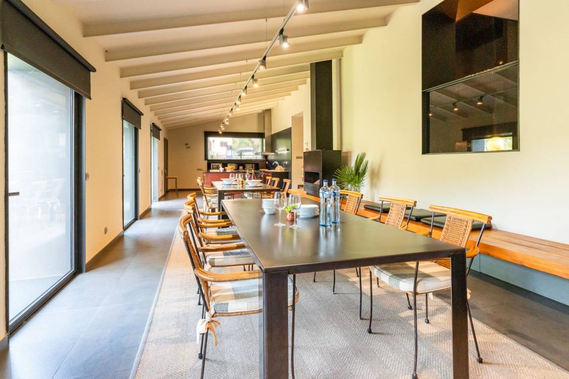 Villa ∙ 5 Habitaciones ∙ 16 Huéspedes - Vilafranca del Penedès