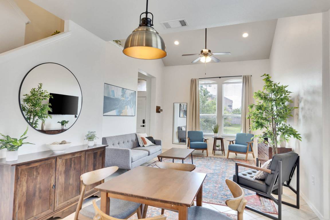 200 M² House ∙ 4 Bedrooms ∙ 10 Guests - Kyle, TX