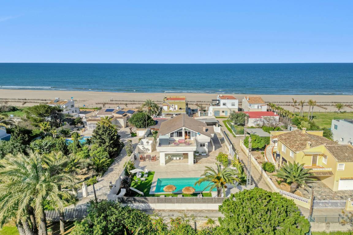 300 M² Villa ∙ 5 Habitaciones ∙ 14 Huéspedes - Oliva