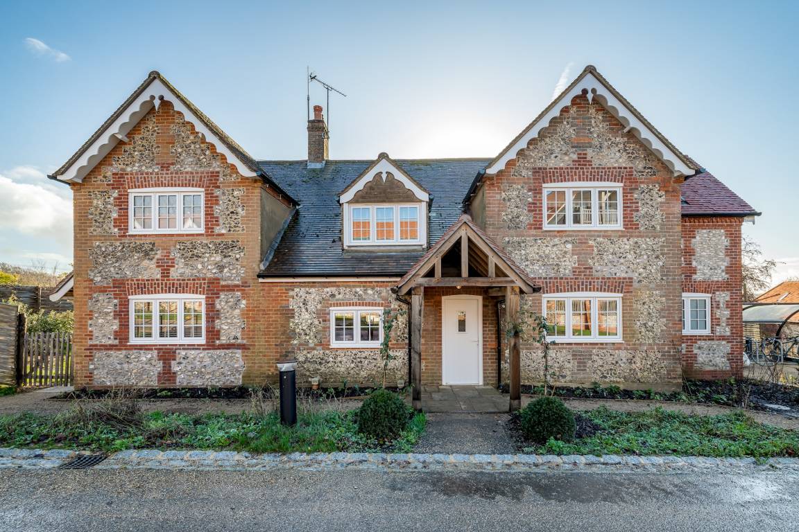 149 M² Huis ∙ 6 Slaapkamers ∙ 8 Gasten - Thame