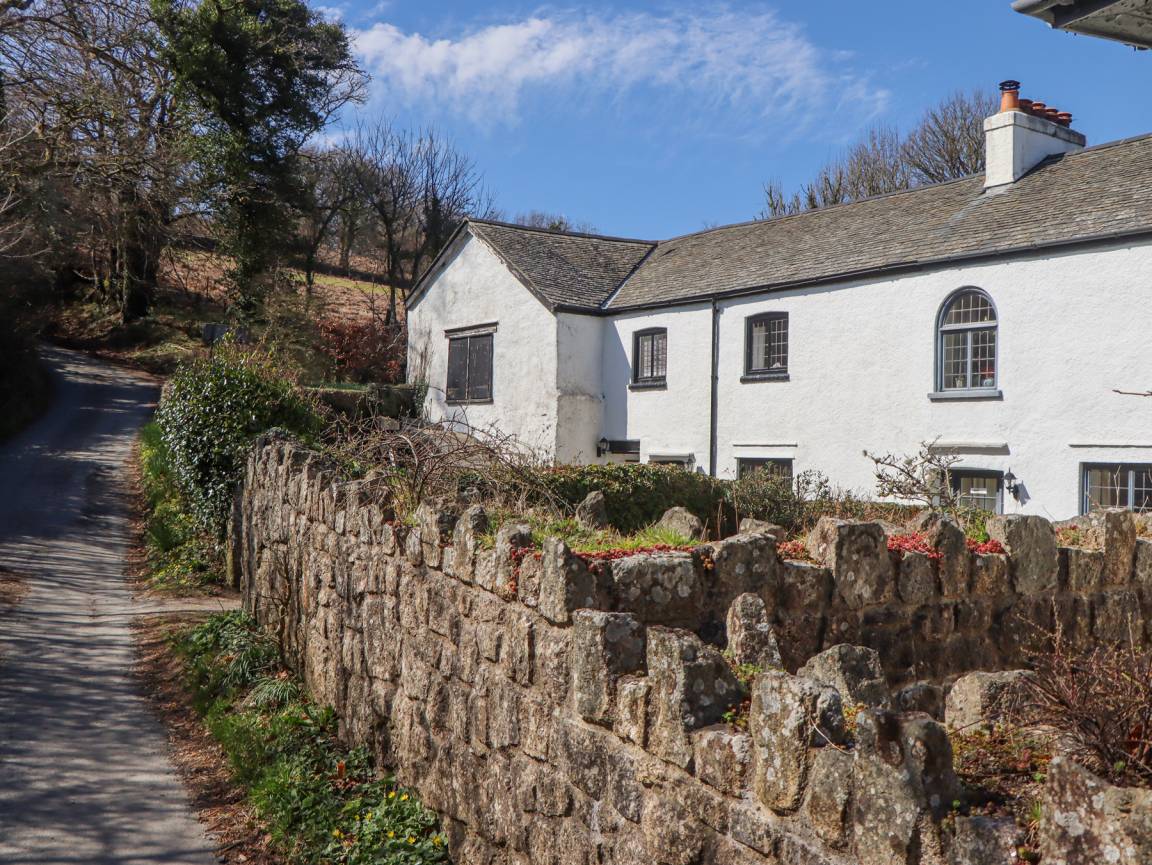 Cottage ∙ 2 Bedrooms ∙ 4 Guests - Lustleigh