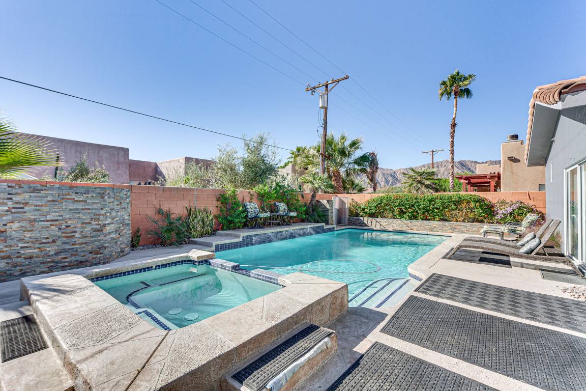 167 M² House ∙ 3 Bedrooms ∙ 6 Guests - La Quinta, CA