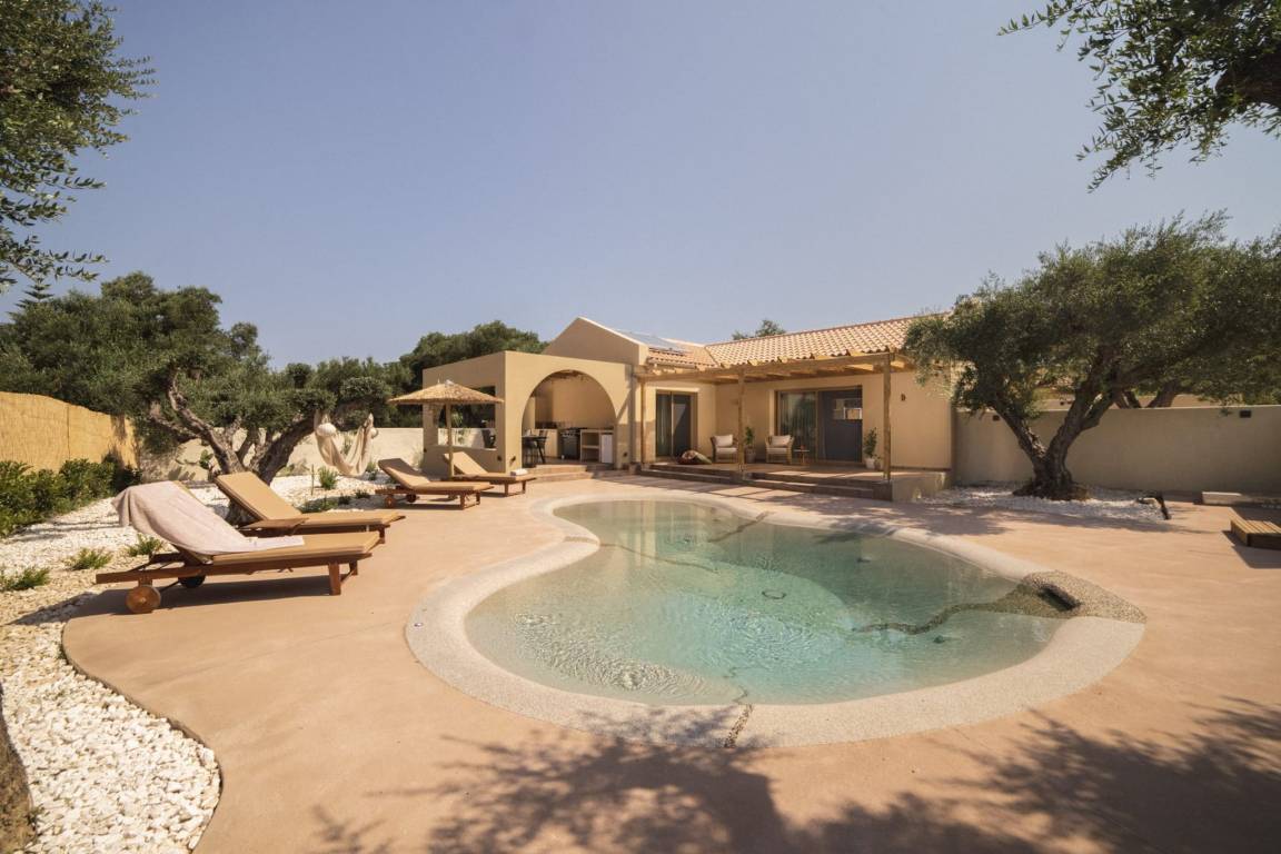 85 M² Villa ∙ 2 Bedrooms ∙ 5 Guests - Zakinthos