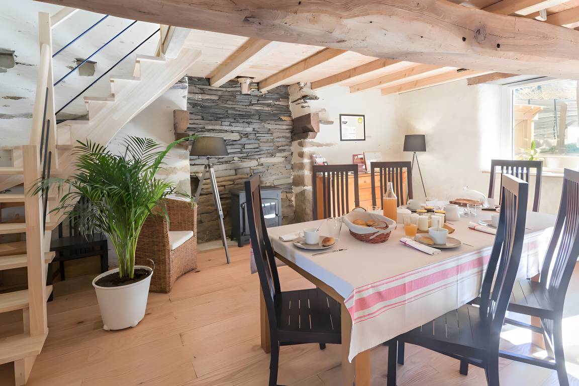 115 M² Huis ∙ 3 Slaapkamers ∙ 7 Gasten - Redon