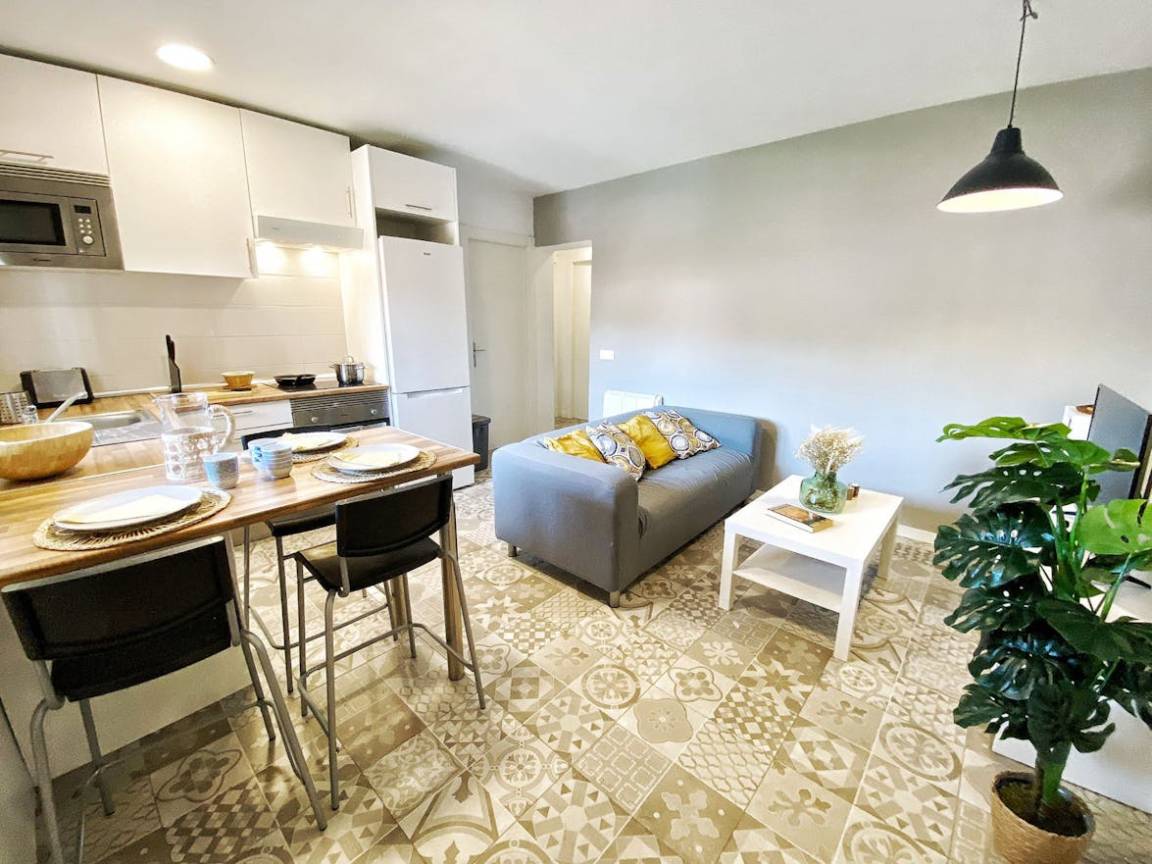 55 M² Apartamento ∙ 3 Habitaciones ∙ 4 Huéspedes - Las Rozas de Madrid